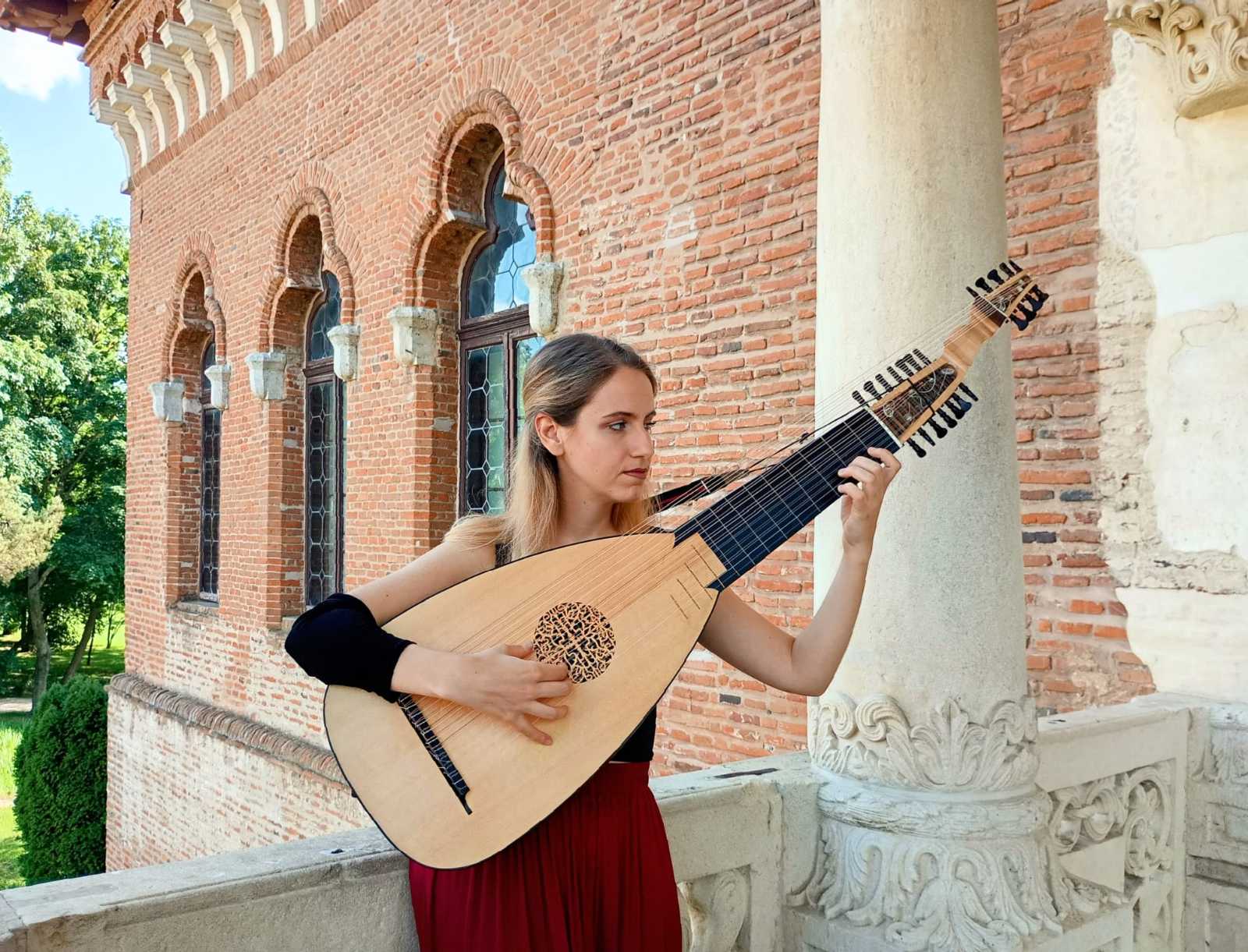 Solo Lute Recitals in Bucharest • Marija Rašić
